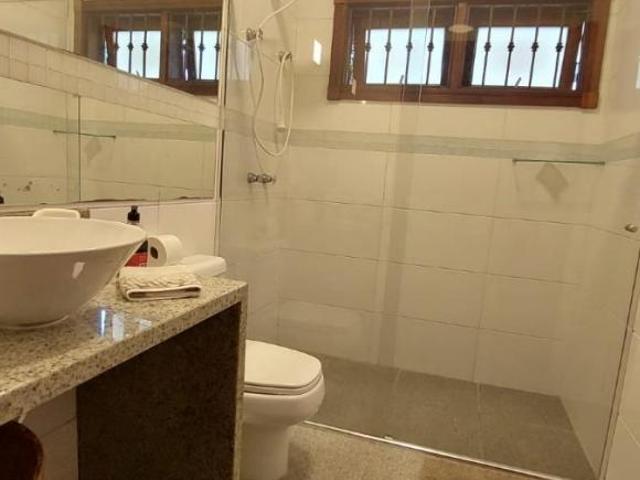 Excelente Casa em condomínio Fechado