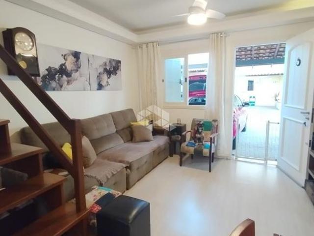 Excelente casa em condomínio fechado com infraestrutura completa