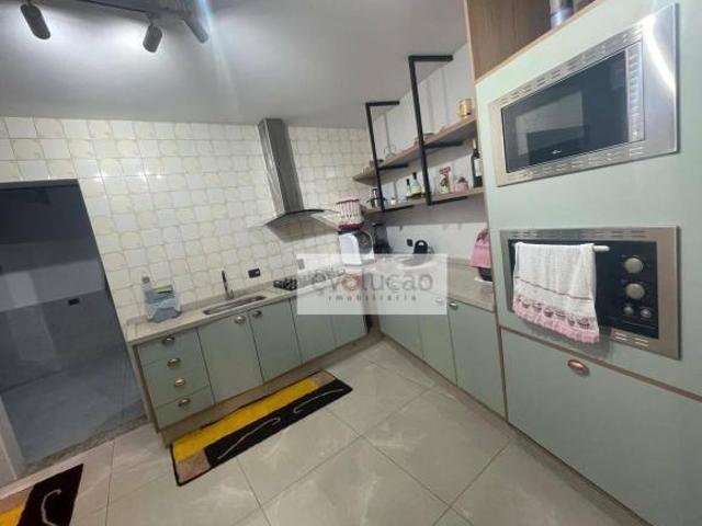 EXCELENTE CASA EM CONDOMINIO FECHADO NO SITIO CERCADO AMPLA
