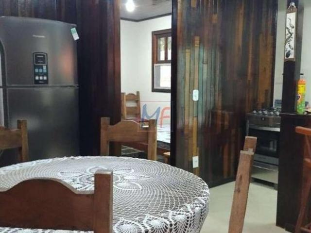 Excelente Casa em Condominio Fechado Park Imperial, com 4 dorms, sendo 1 suíte, 3 banheiros, sala
