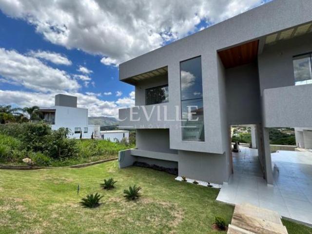 Excelente casa em fase de acabamento