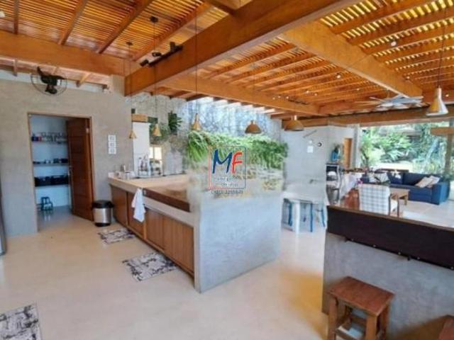 Excelente casa em Ilhabela/SP, com 330 m² a.c 1.390 m² a.t 4 suítes, piscina, quadra de beach te