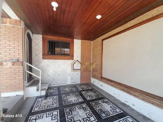 Excelente casa, em localização privilegiada. No bairro mais promissor de taubaté!