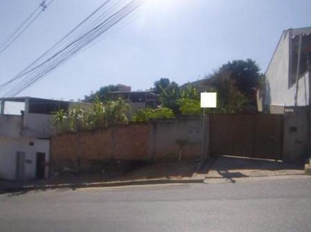 EXCELENTE CASA EM LOTE DE 700 METROS NO JARDIM DAS ALTEROSAS EM BETIM