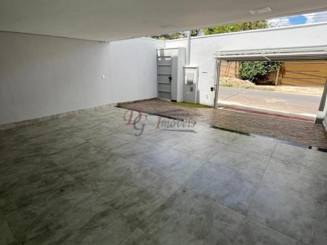 Excelente casa em meio lote à venda no bairro Espírito Santo em Betim