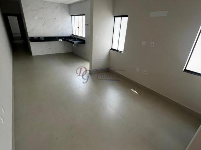 Excelente casa em meio lote no bairro Tiradentes em Betim