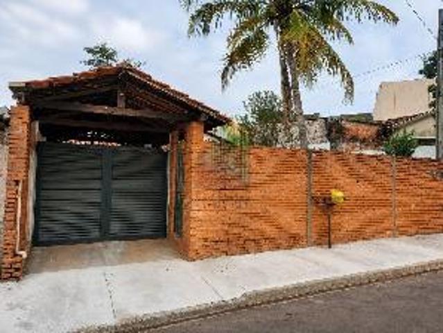 Excelente casa em ótima localização com 2 dormitórios, sendo 1 suíte na Vila Celina! São Carlos imóveis