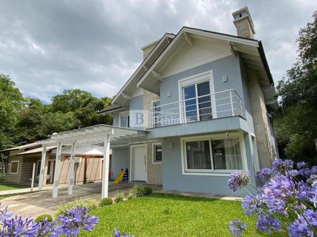 EXCELENTE CASA EM ÓTIMA LOCALIZAÇÃO