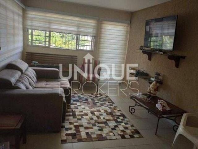 Excelente Casa Em Rua Pública de 340 M²