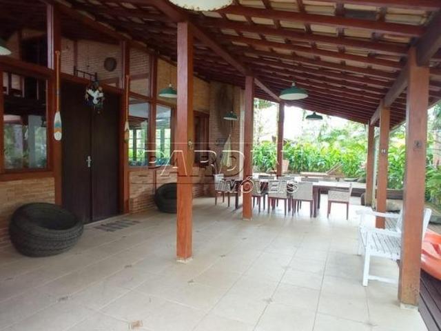 EXCELENTE CASA ESTILO RÚSTICO PRÓXIMO AO MAR A VENDA EM CONDOMÍNIO NA PRAIA DA LAGOINHA EM UBATUBA
