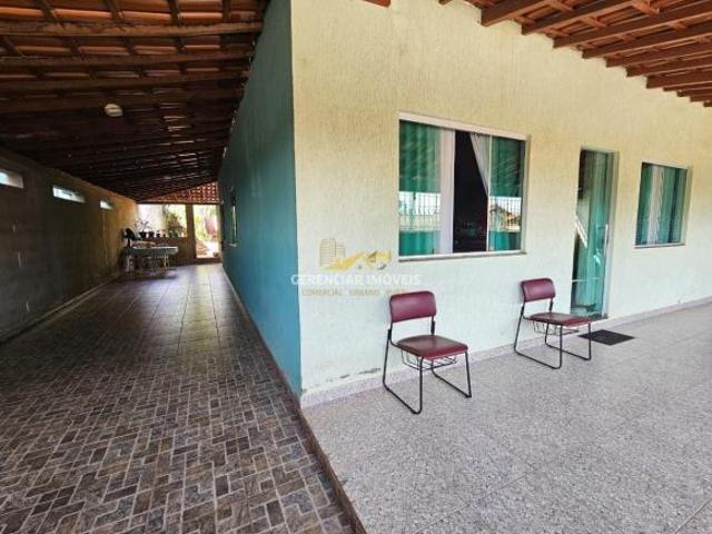 Excelente Casa Financiável á Venda com 03 Quartos, Varanda Ampla e 2 Vagas em Mário Campos/MG Tang