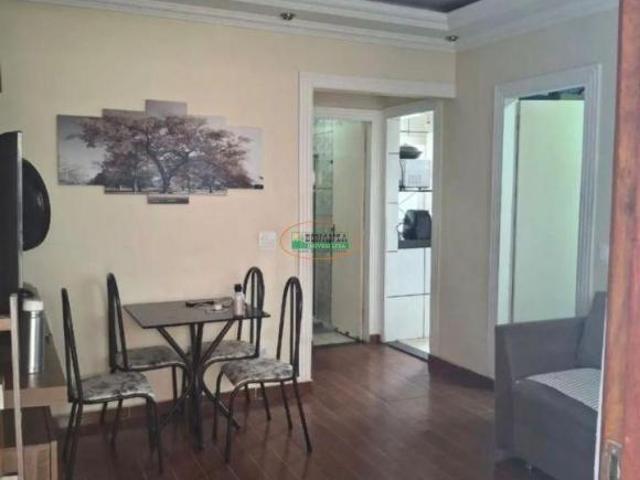 Excelente casa geminada à venda no bairro Jardim Leblon, Belo Horizonte!