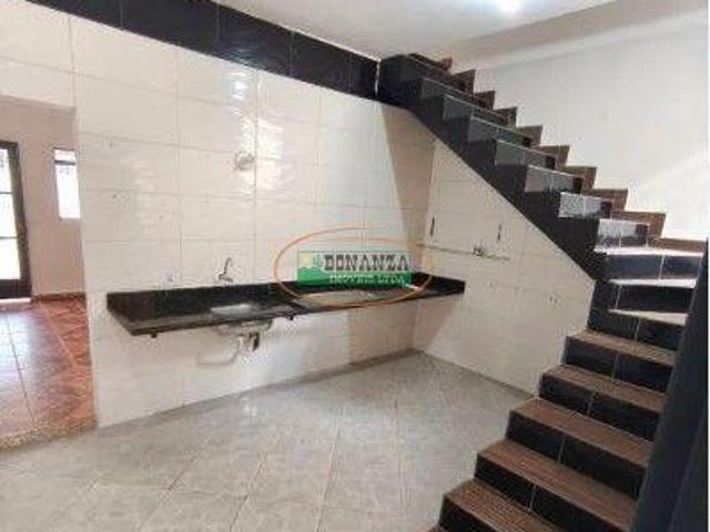 Excelente casa geminada à venda no bairro Oitis, Contagem!
