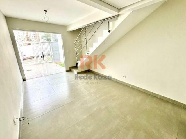 Excelente Casa Geminada à Venda no Planalto