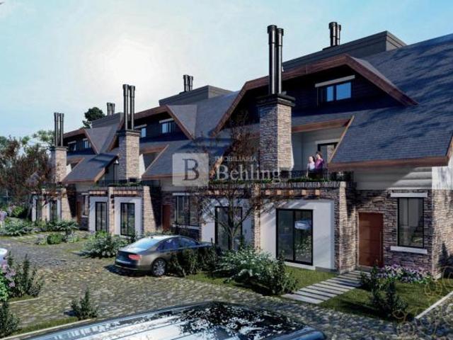 EXCELENTE CASA GEMINADA COM 03 SUÍTES!