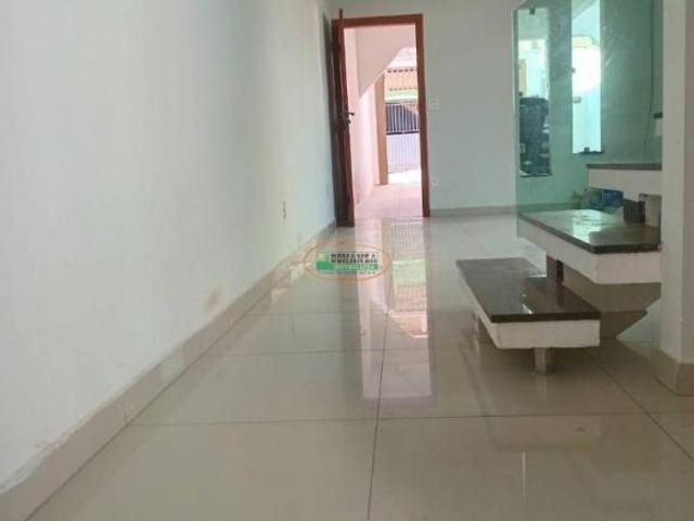 Excelente casa geminada duplex à venda no bairro Cândida Ferreira, Contagem!