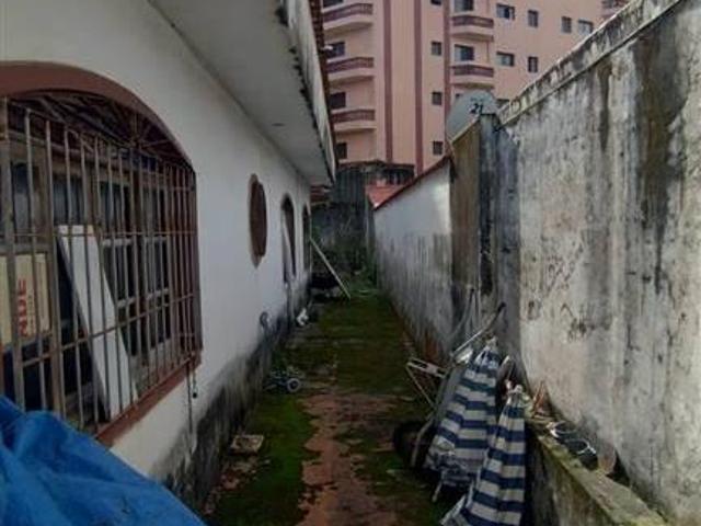 Excelente casa isolada com amplo terreno de 497,97 metros de área na Vila Caiçara