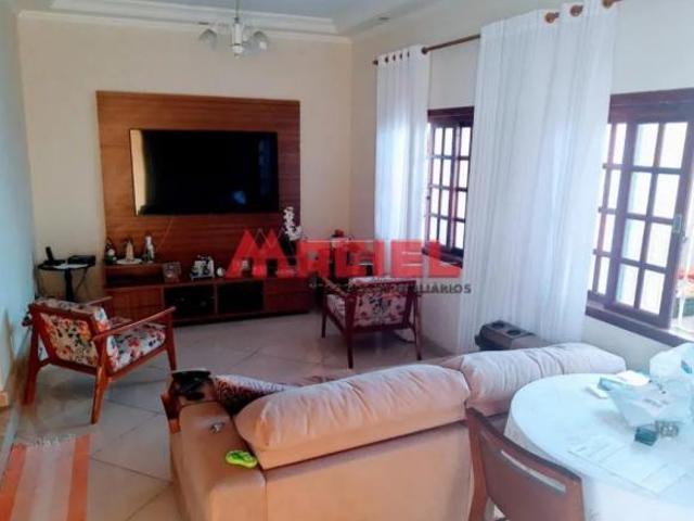Excelente casa Jardim Satélite
