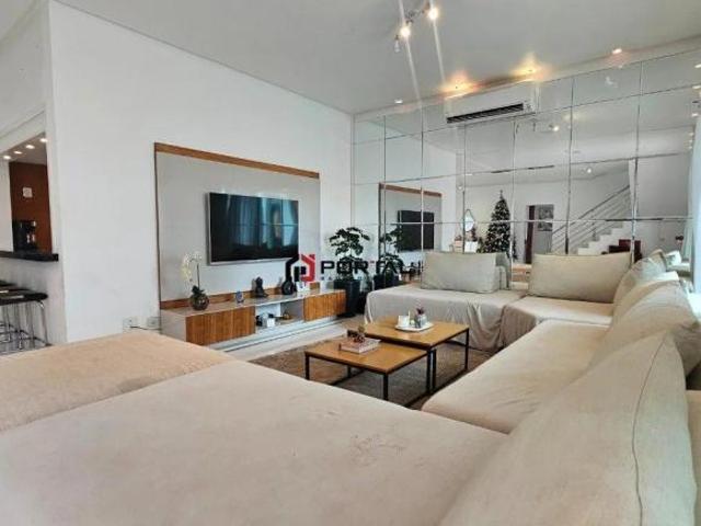 Excelente casa moderna, totalmente integrada, completa e com acabamento de alto padrão.!