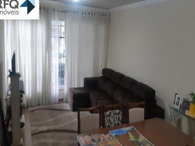 Excelente casa na Vila Nair