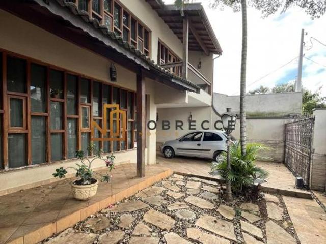 EXCELENTE CASA NA VILA SUIÇA À VENDA ÓTIMA LOCALIZAÇÃO