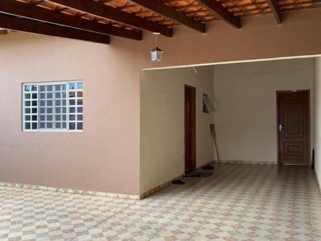 EXCELENTE CASA NA ZONA LESTE