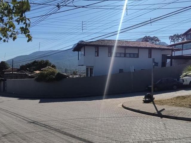 Excelente casa na Barra Velha Alta, em construção praticamente nova, com vista p