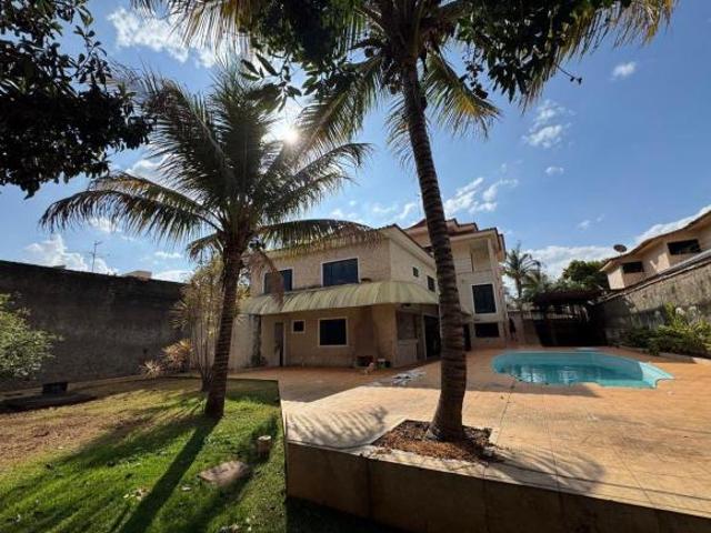 Excelente Casa na Colônia Agrícola Samambaia – 4 Suítes, Piscina e Casa para Renda