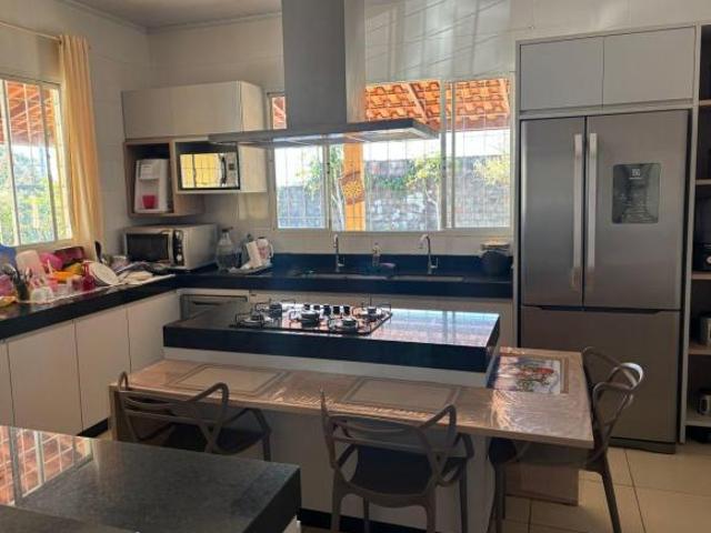 EXCELENTE CASA TÉRREA NA LAJE | COND. SERRA AZUL!