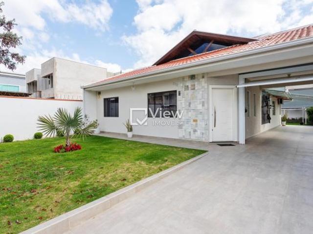 Excelente casa na melhor localização de Araucária