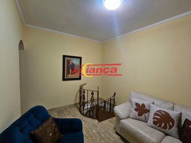 EXCELENTE CASA NA RUA PRINCIPAL DO JARDIM SANTA CLARA
