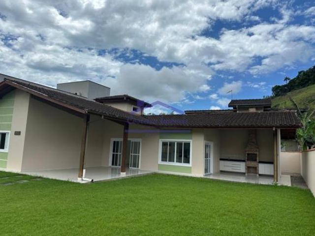 Excelente casa no Ubatuba Country