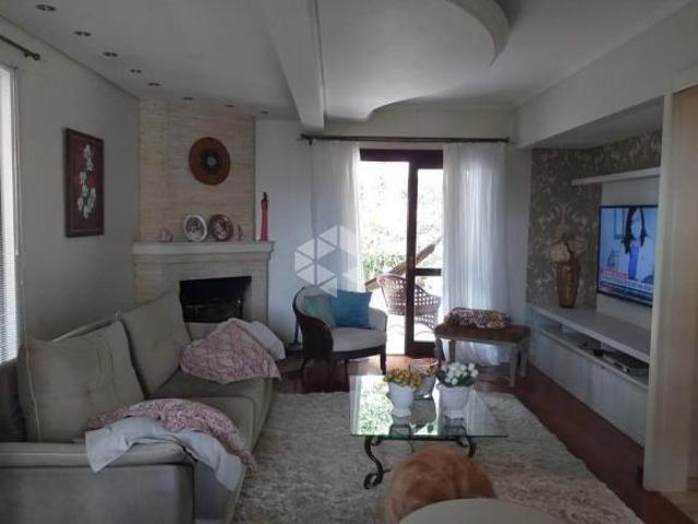 Excelente casa no bairro Cinquentenário, em Caxias do Sul