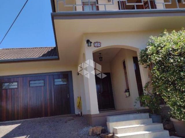 Excelente casa no Bairro Bavária