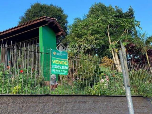 Excelente casa no bairro São José 3 dormitórios, com casa nos fundos de 2 dormitórios