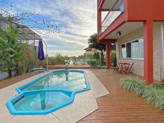 Excelente casa no bairro Teresópolis