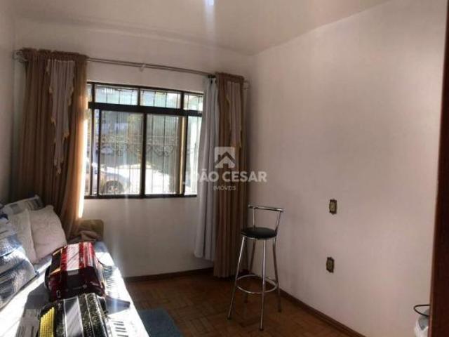 EXCELENTE CASA NO CENTRO DE ESQUINA