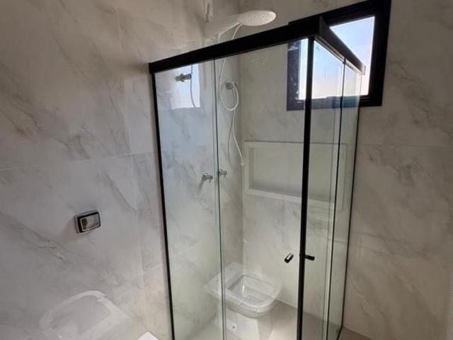 Excelente casa no Cond Terras de San Pedro | Só aqui na Imobiliária Rosa e Rangel