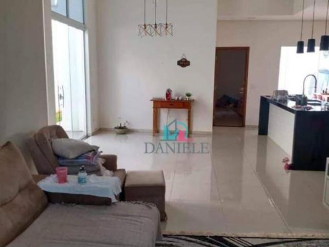 Excelente casa no Condomínio Acácias I
