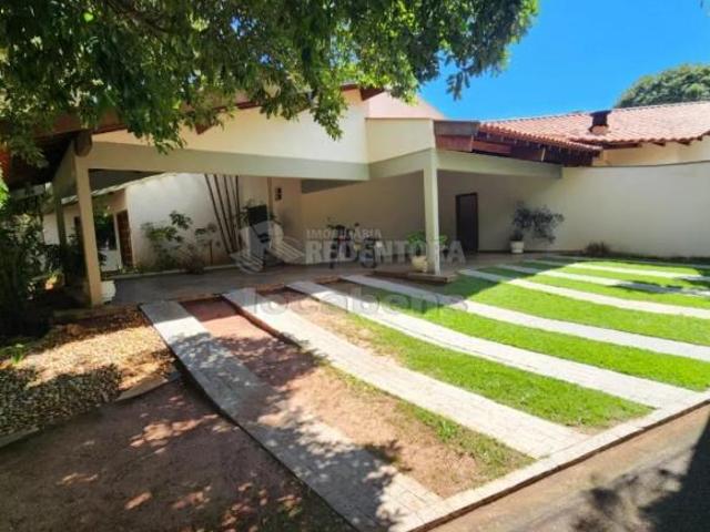 EXCELENTE CASA NO CONDOMÍNIO BOURGAINVILLE