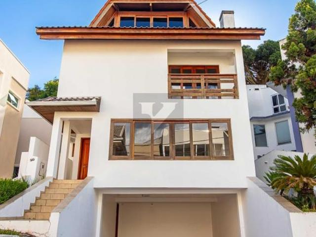 Excelente Casa no Condomínio Brazville!