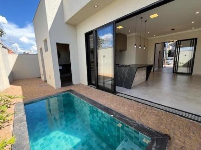 Excelente casa no Condominio Valencia | É aqui na Imobiliária Rosa e Rangel