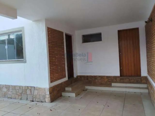 Excelente casa no Jardim Ana Emilia com 03 quartos para Locação