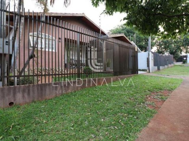 Excelente casa no Jardim Aporã, com linda área de lazer com piscina