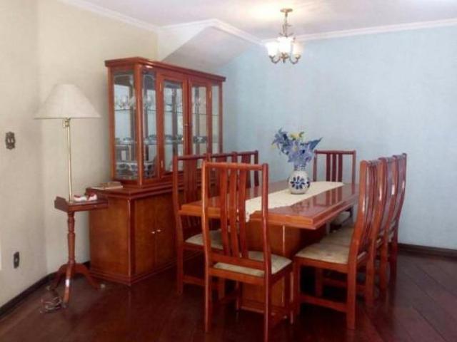 Excelente casa no Jardim da Glória. Casa bem espaçosa, ensolarada e good vibes