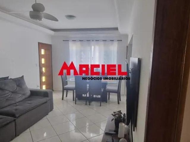 Excelente casa no Jardim oriente próximo do shopping com piscina 3 dormitórios