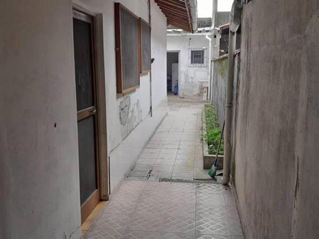 Excelente casa no Jardim Melvi com 02 dormitórios, 02 vagas de garagem e edícula