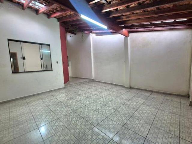 Excelente Casa no Mombaça com Suíte