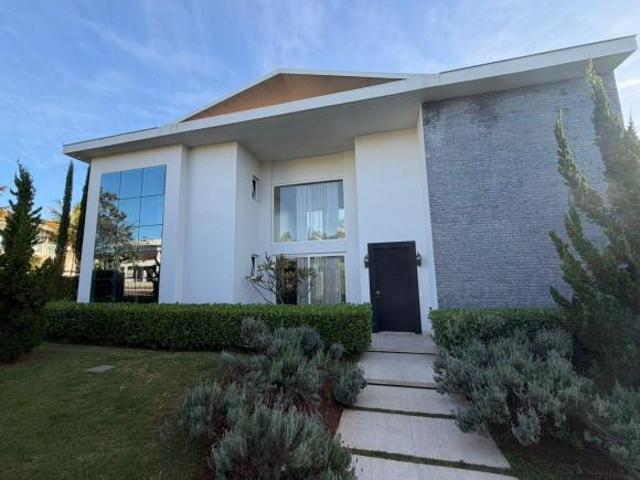 Excelente casa no Parkway quadra 14