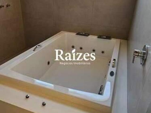 Excelente casa nova em condomínio fechado na Zona Sul